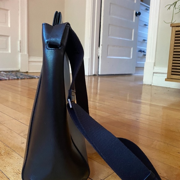 Everlane | Bags | Everlane Form Bag | Poshmark